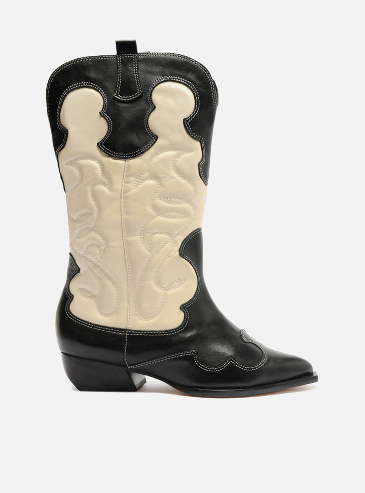 Arezzo: The Latest Shoes, Sandals, Boots & Heels Collection